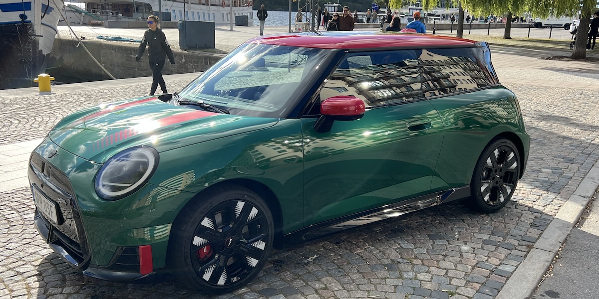 MINI Cooper JCW Electric: Charmig buse som förtjänar bättre vägar ...